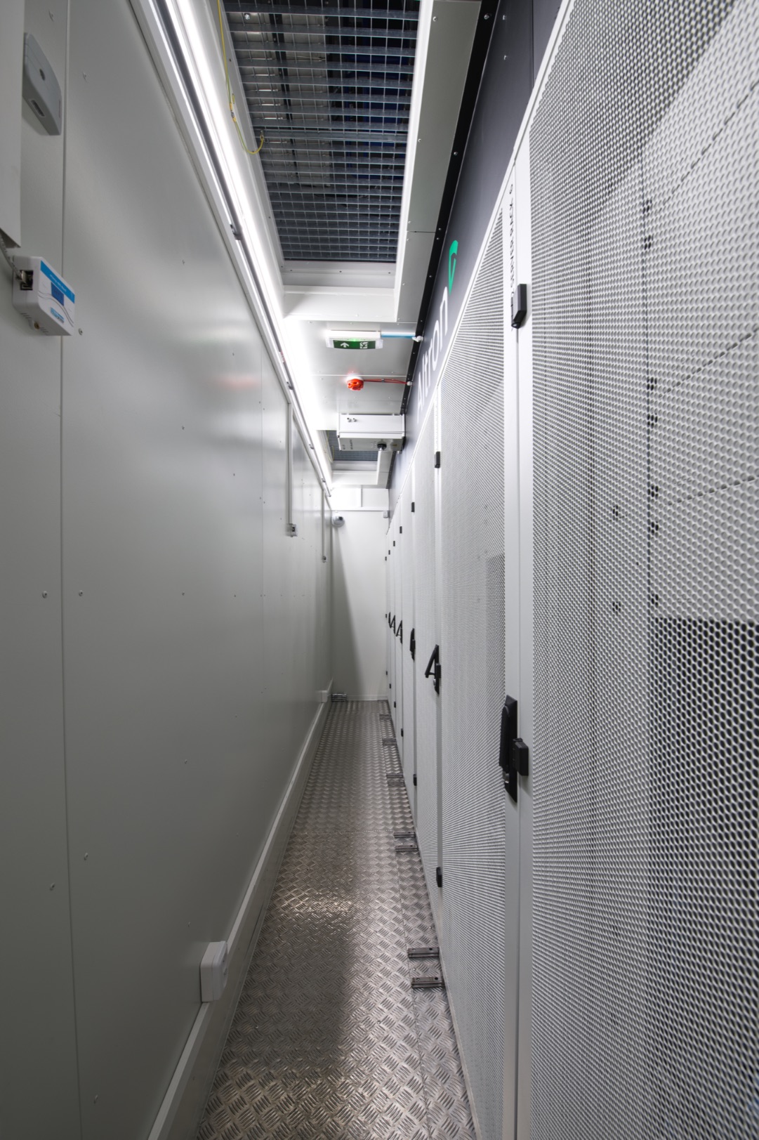 CASE STUDY: Ministry of the Interior of the Czech Republic - Tier III Certification of ...